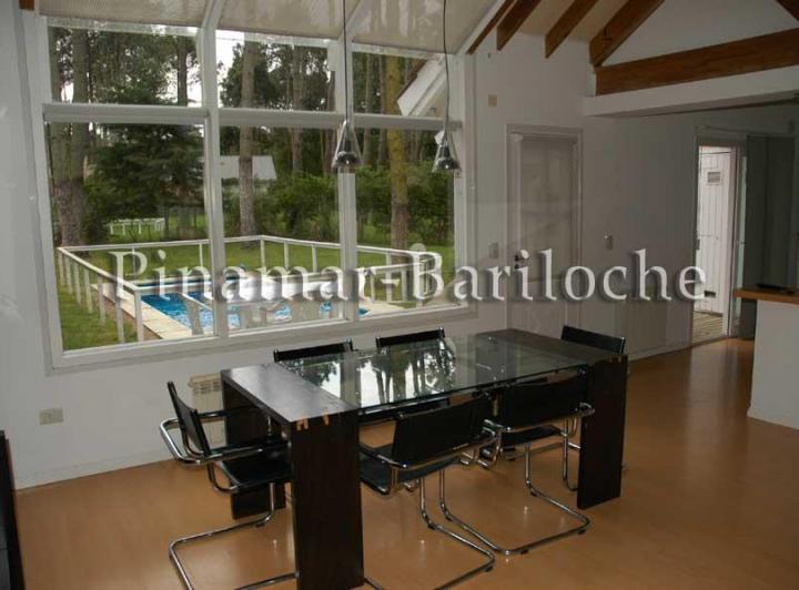 604 - Casa en Venta y Alquiler en Una Sola Planta con Pileta Climatizada - Cariló, Buenos Aires ...