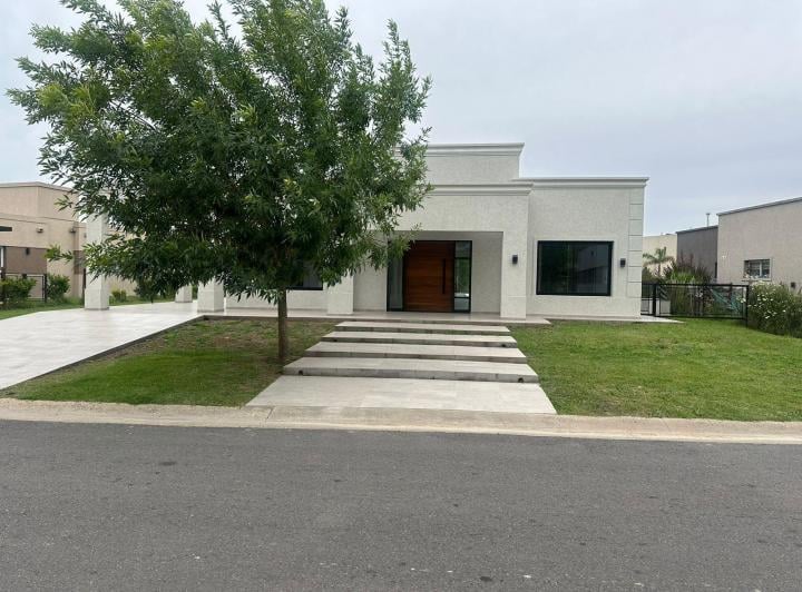 Hermosa Casa a Estrenar en El Barrio de Eidico Santa Ines en Canning ...