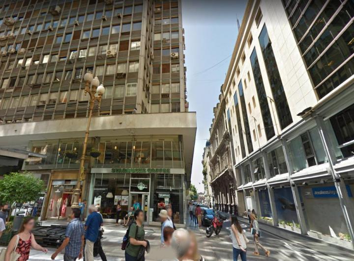 Florida 1, Caba! Arriba del Starbucks de Plaza de Mayo, con Cochera ...