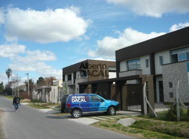 Casa en Venta en 53/5 y 6 Villa Elisa - Alberto Dacal Propiedades, Gba ...