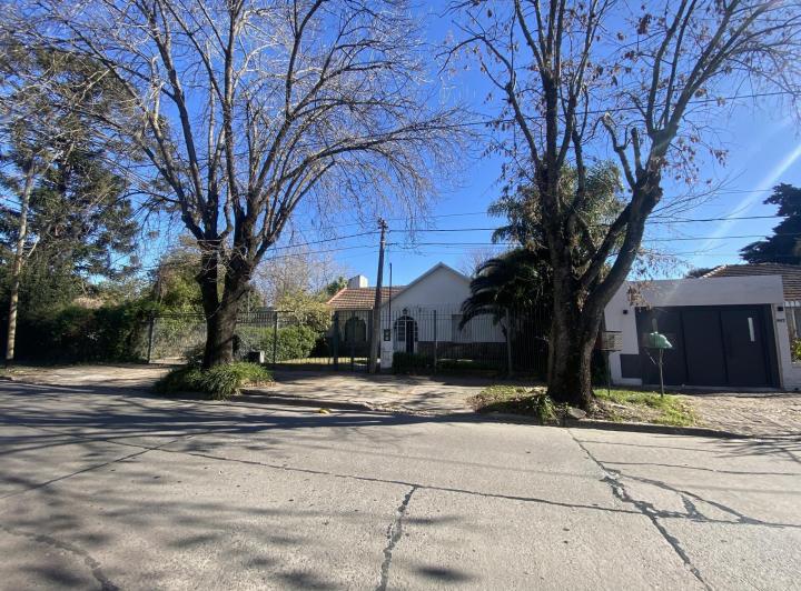 Casa / Terreno en Venta en 473bis/15a y 17 City Bell - Alberto Dacal ...