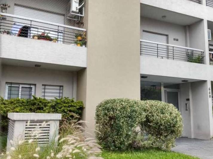 Departamento a La Venta Castelar con Patio, Cochera y Baulera, Gba Oeste - Zonaprop