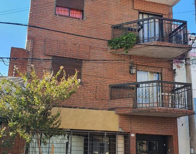 La Falda Cto - Edificio C/6dptos. 3 Amb. y Local en Block - X Escalera - Apto Vvda/prof./com ...