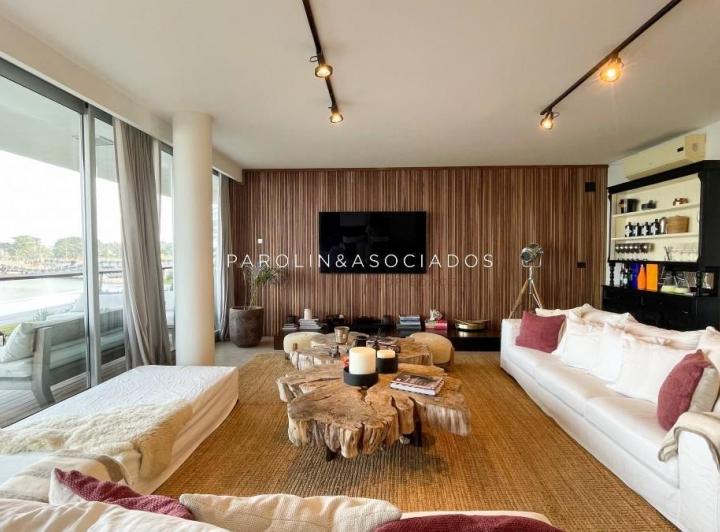 Apartamento en Venta de 4 Dorm. en Edificio Delamar, Punta del Este. Otros Paises - Zonaprop