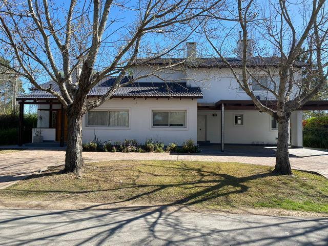 Casa en Venta - Barrio Country Golf 4 Dorm. - Fisherton, Santa Fe ...