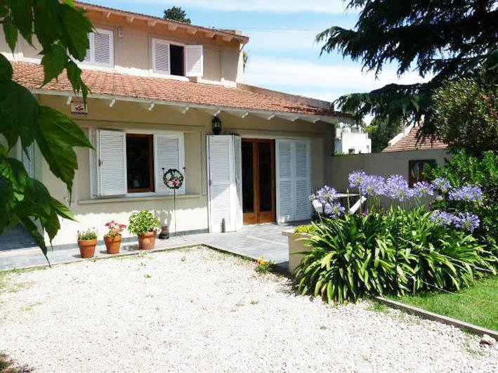 Casa en Venta City Bell Amplio Parque Pileta 4 Dorm., Gba Sur - Zonaprop