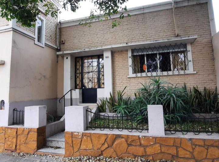 Se Vende Casa 3 Dorm., Zona Av Ramirez y Laurencena. Se Recibe ...