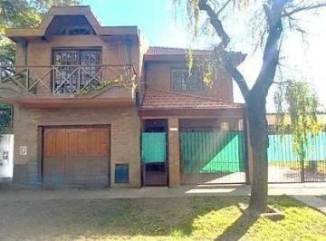 Casa en Venta - 4 Dorm. 4 Baños 2 Cocheras - 675 m² - Parque Leloir, Gba Oeste - Zonaprop