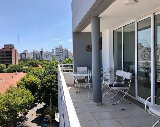 Piso de Cuatro Ambientes con Terraza Propia y Cochera Doble, Buenos ...