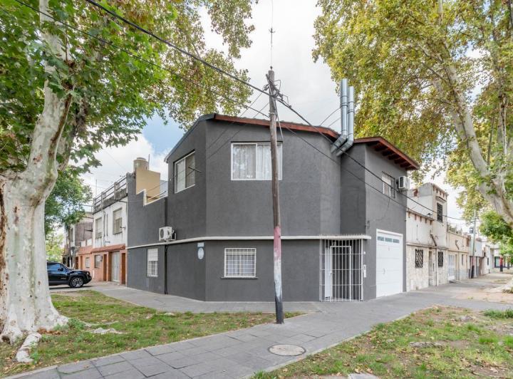 Venta: Casa 2 Dorm. con Quincho y Cochera Cuádruple en Barrio Azcuénaga, Rosario. Santa Fe ...