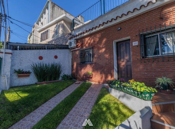 Venta Casa Jacinto Vera 2 Dorm. y Garage. Otros Paises - Zonaprop