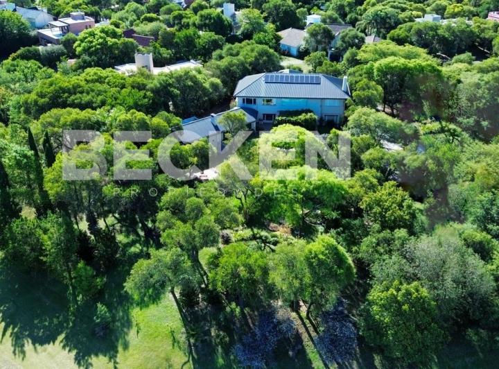 Casa en Venta en Lomas de La Carolina con Fondo Golf, Córdoba - Zonaprop