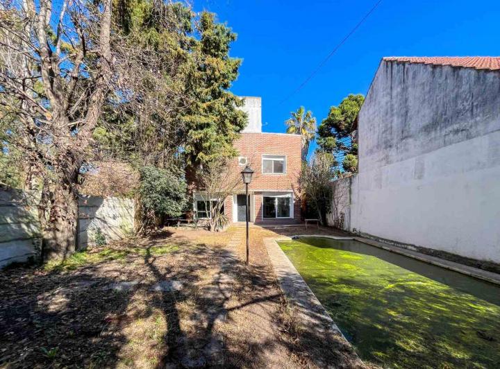 Casa en Venta City Bell 3 Dorm. Pileta, Gba Sur - Zonaprop