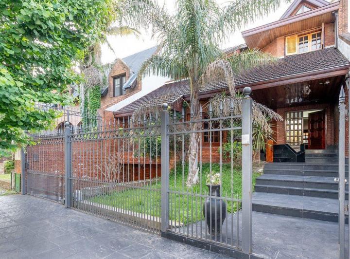 Venta Casa 6 Ambientes Patio Barrio Parque Bernal, Gba Sur - Zonaprop