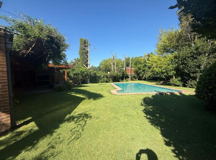 Casa con Hermoso Parque, Gba Sur - Zonaprop