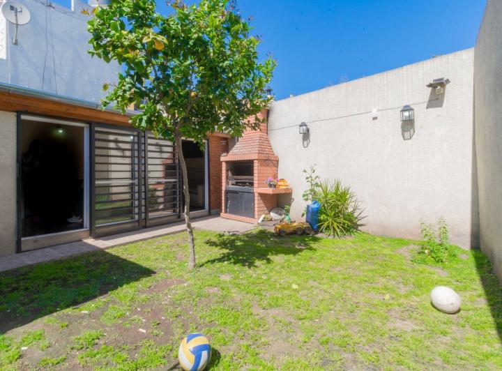 Venta Casa 4 Ambientes Villa Raffo, Gba Oeste - Zonaprop