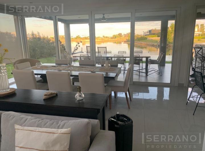 Casa Al Lago en Venta, 3 Dorm, Master Vista Al Agua, Piscina ...