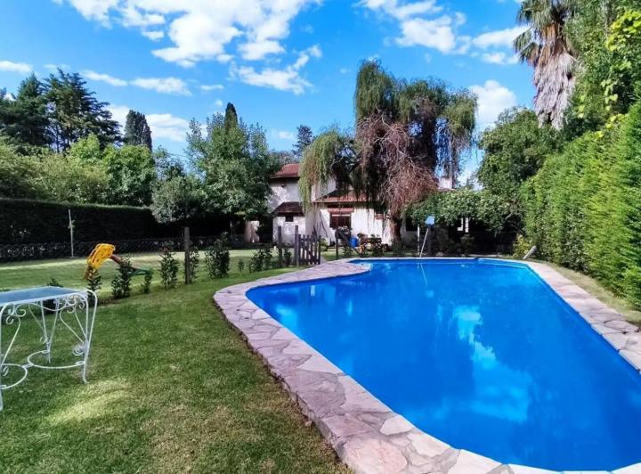 Casa en Venta con Gran Lote y Pileta - Pilar, Gba Norte - Zonaprop