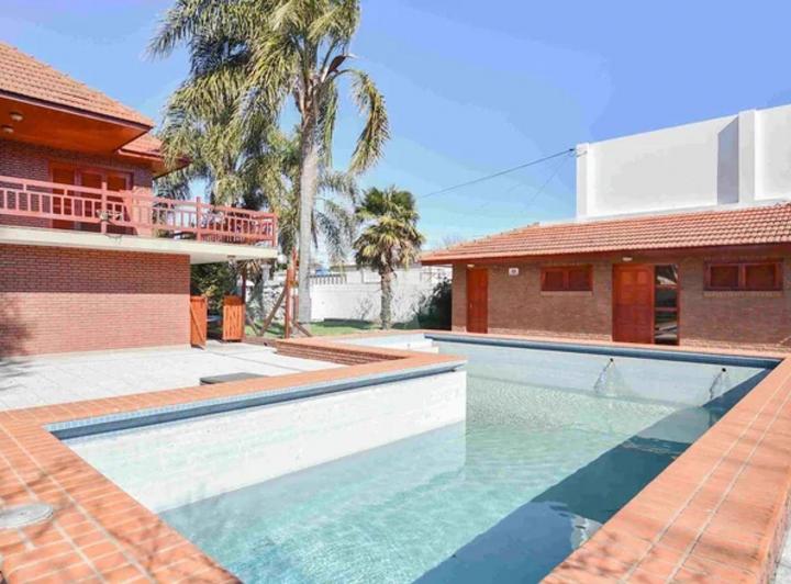 Casa en Venta La Plata con Pileta, Parque, Gba Sur - Zonaprop