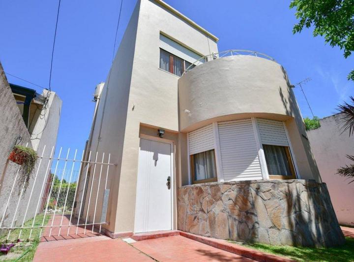 Casa en Venta Tres Dorm. Tolosa, Gba Sur - Zonaprop
