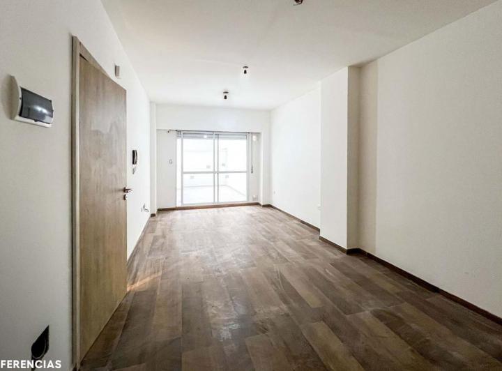 Monoambiente con Balcón Interno en San Juan y Juan Manuel de Rosas ...