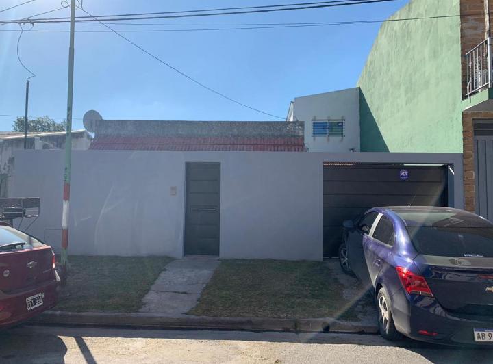 Casa en Venta - 4 Dorm. 2 Baños - Cochera - 267 m² - Tolosa, La Plata, Gba Sur - Zonaprop