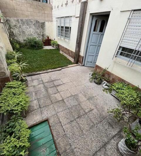 Doble PH de Tres Ambientes Ambos con Patio - Caseros, Gba Oeste - Zonaprop