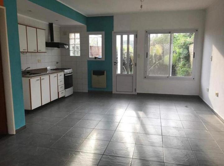 Casa en Venta - 2 Dorm. 2 Baños - Cochera - 80 m² - Tolosa, La Plata, Gba Sur - Zonaprop