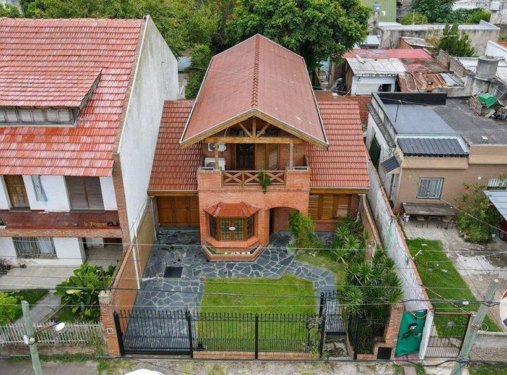 Casa en Venta 6 Ambientes en Lomas Zona Banfield, Gba Sur - Zonaprop