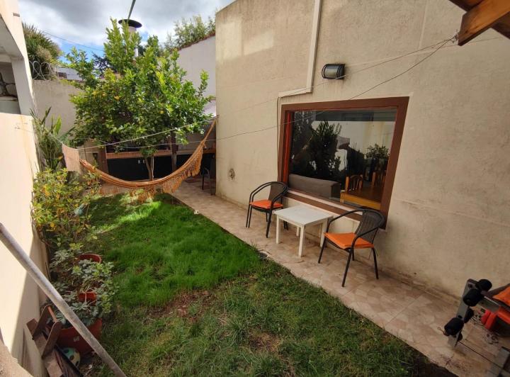 Vendo PH 3 Amb. C/ 2 Coch. 2 Patios a 2 Cuadras del Mar Z/ La Perla ...