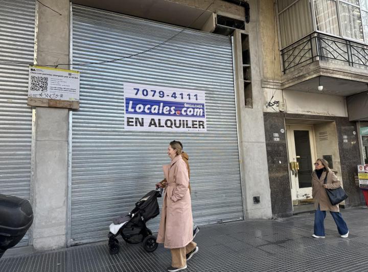 Local Cabildo y Congreso Estacion Subte Congreso de Tucuman, Capital ...