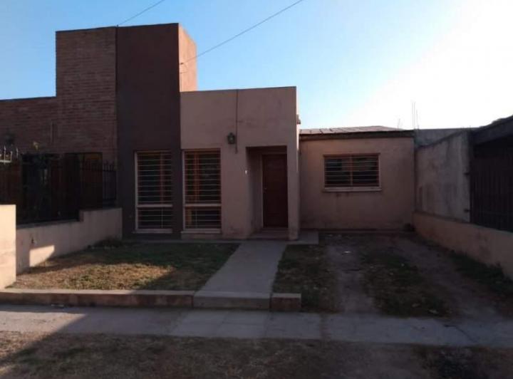 Casa Coop. Horizonte B Lili Benitez Quinta - 2 Dor Patio Crenta ...