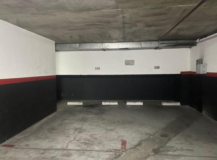 Venta/ Cochera Cubierta en Edificio de Categoria en San Nicolas ...