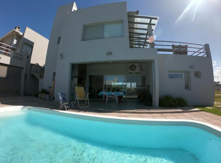 Complejo de Departamentos en La Caleta con Alta Rentabilidad, Buenos ...