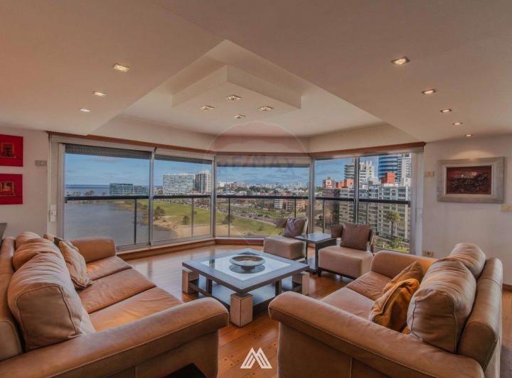 Alquiler Apto Amoblado 3d + 2g en Puerto del Buceo, Otros Paises - Zonaprop