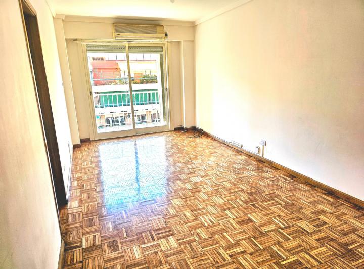 2 Ambientes Grandes Muy Luminosos. con Balcón. Todo Al Frente, Capital ...