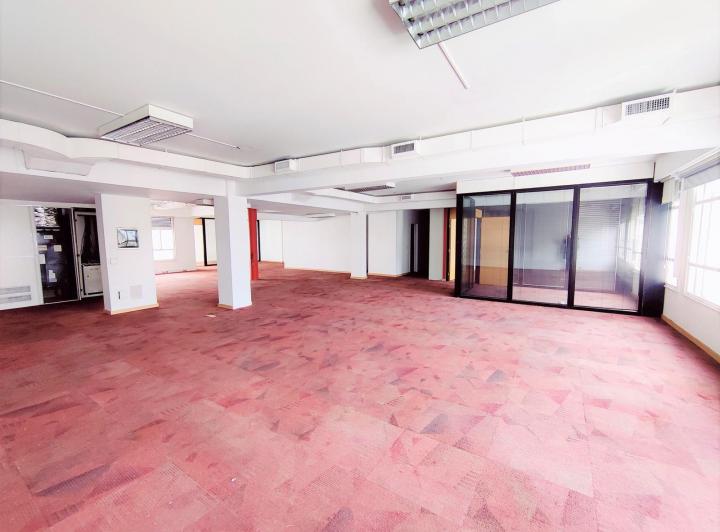 Oficina en Alquiler Lista Para Entrar Próxima a Galerías Pacífico ...
