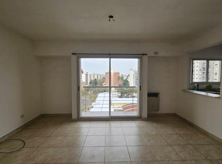 Amplio Depto 2 Amb Centro Moron, Gba Oeste - Zonaprop
