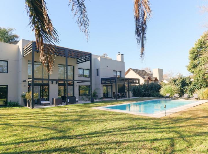 Casa Moderna con Buena Ubicación Central en San Jorge Village, Gba ...