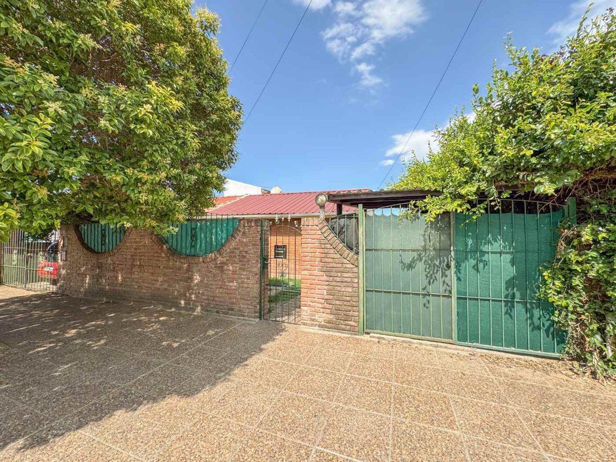 En Venta Dos Casas con Patio Barrio Matienzo, Córdoba - Zonaprop