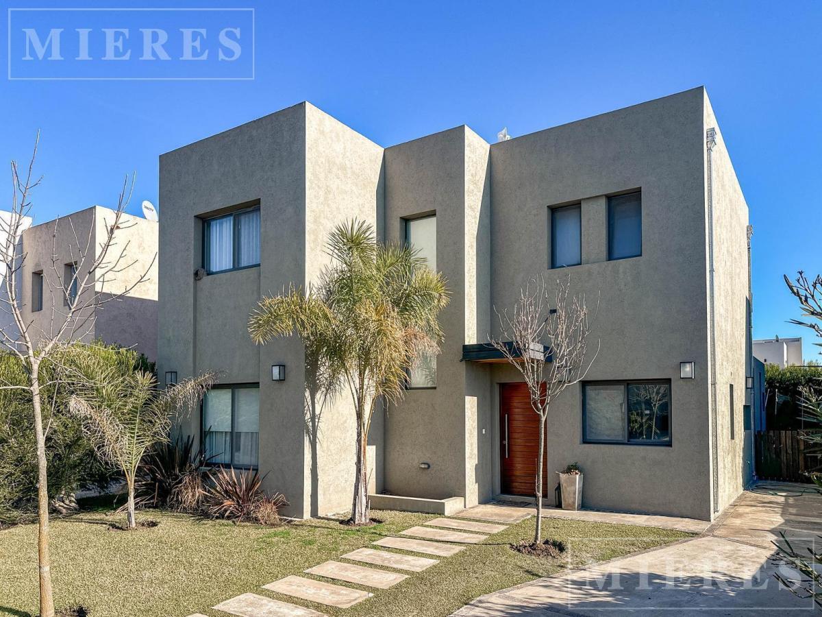 Casa en Venta en El Barrio Vila Marina I - Villanueva, Gba Norte - Zonaprop