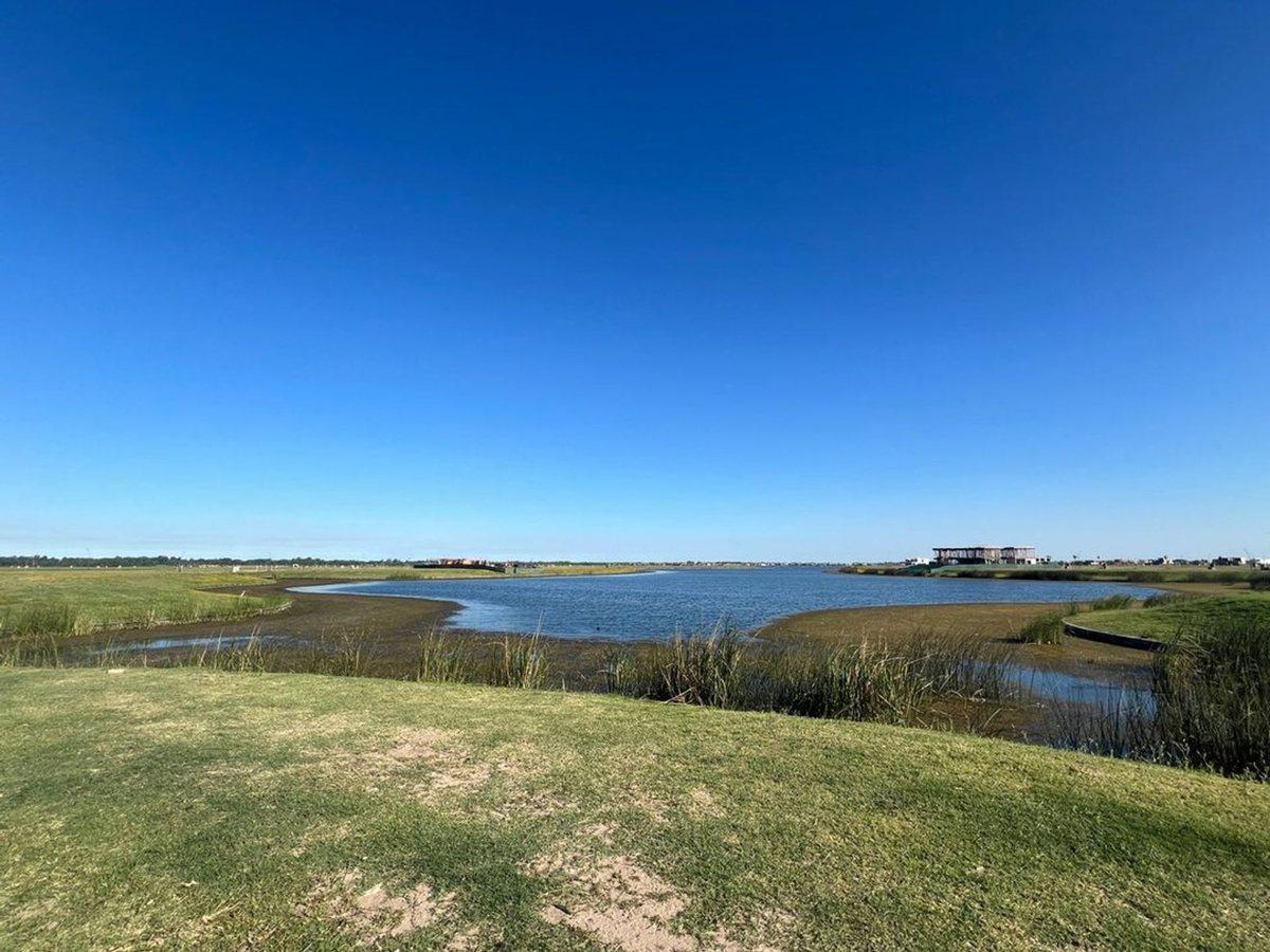 Puertos del Lago, Lote Al Agua Orientacion Ne, Gba Norte - Zonaprop