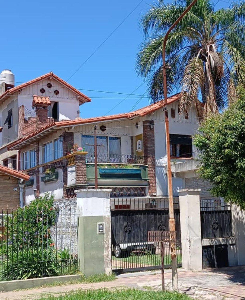 PH en Tres Plantas Venta. Permuta, Gba Oeste - Zonaprop