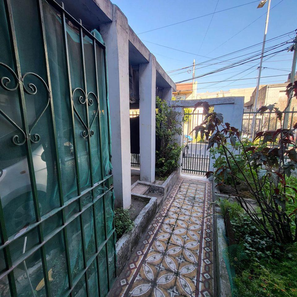 Casa en Venta - 2 Dorm. 1 Baño - Cochera - 130 m² - Valentín Alsina ...