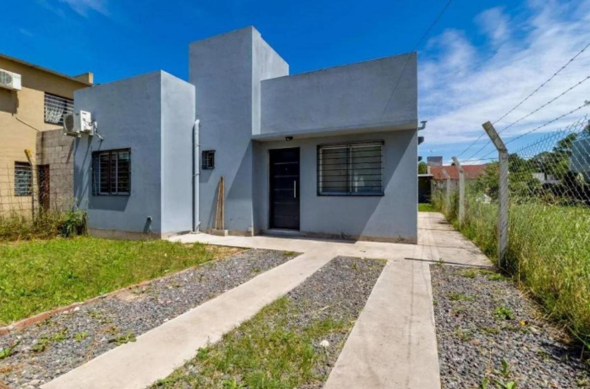 Casa en Venta - 2 Dorm. 2 Baños - Arturo Seguí, Gba Sur - Zonaprop