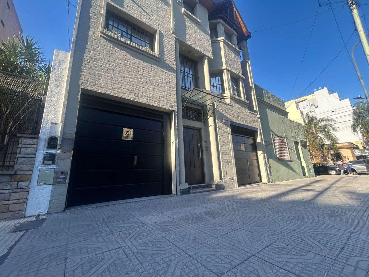 Venta PH con Cochera y Patio Montecastro, Capital Federal - Zonaprop