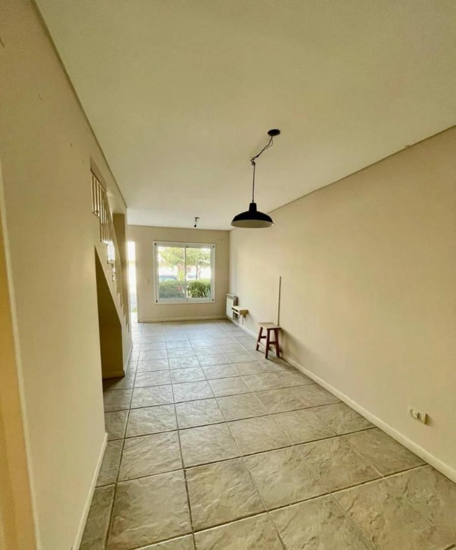 Duplex 3 Amb con Patio Cubierto, Jardin Trasero y Cochera, Gba Norte ...