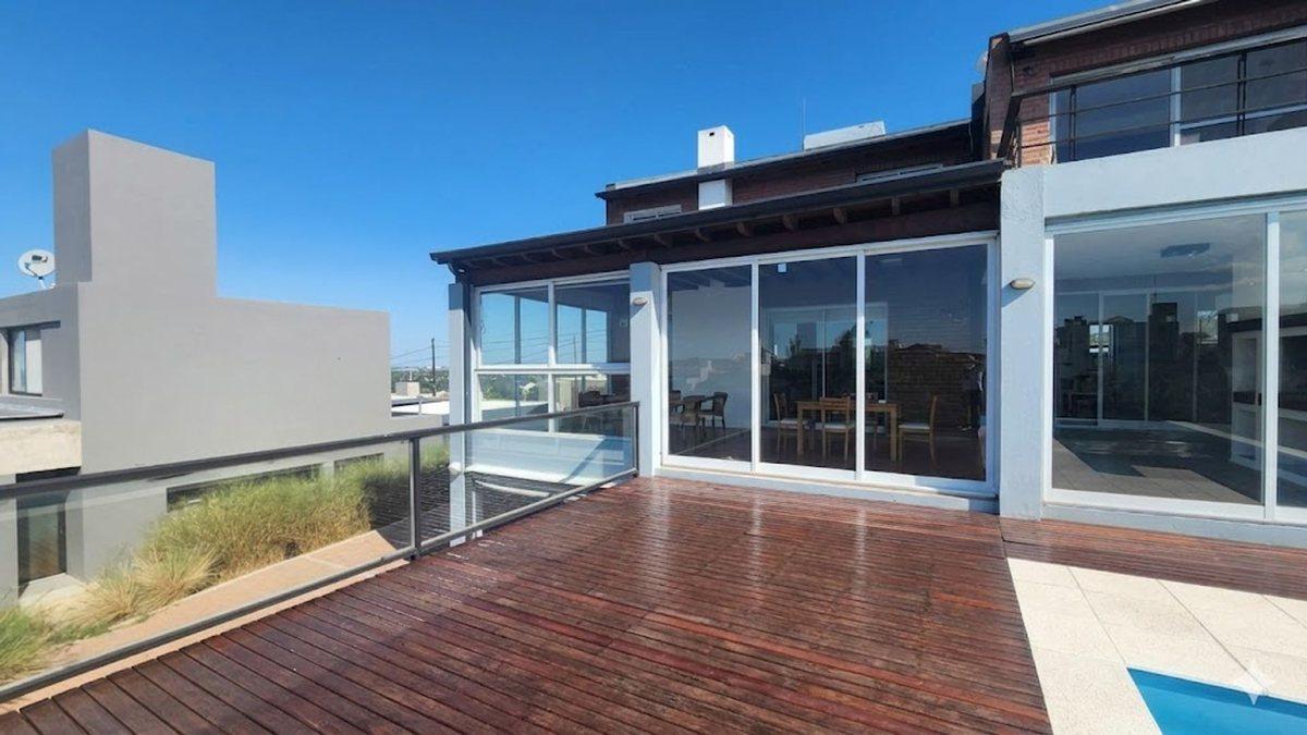 Casa en Alquiler Cinco Lomas 3 Dorm Pileta Quincho, Córdoba - Zonaprop